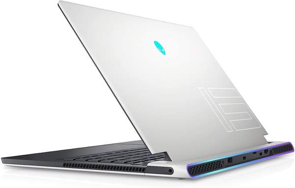 Alienware x15 R2 P111F Test - 88/100 (gut)